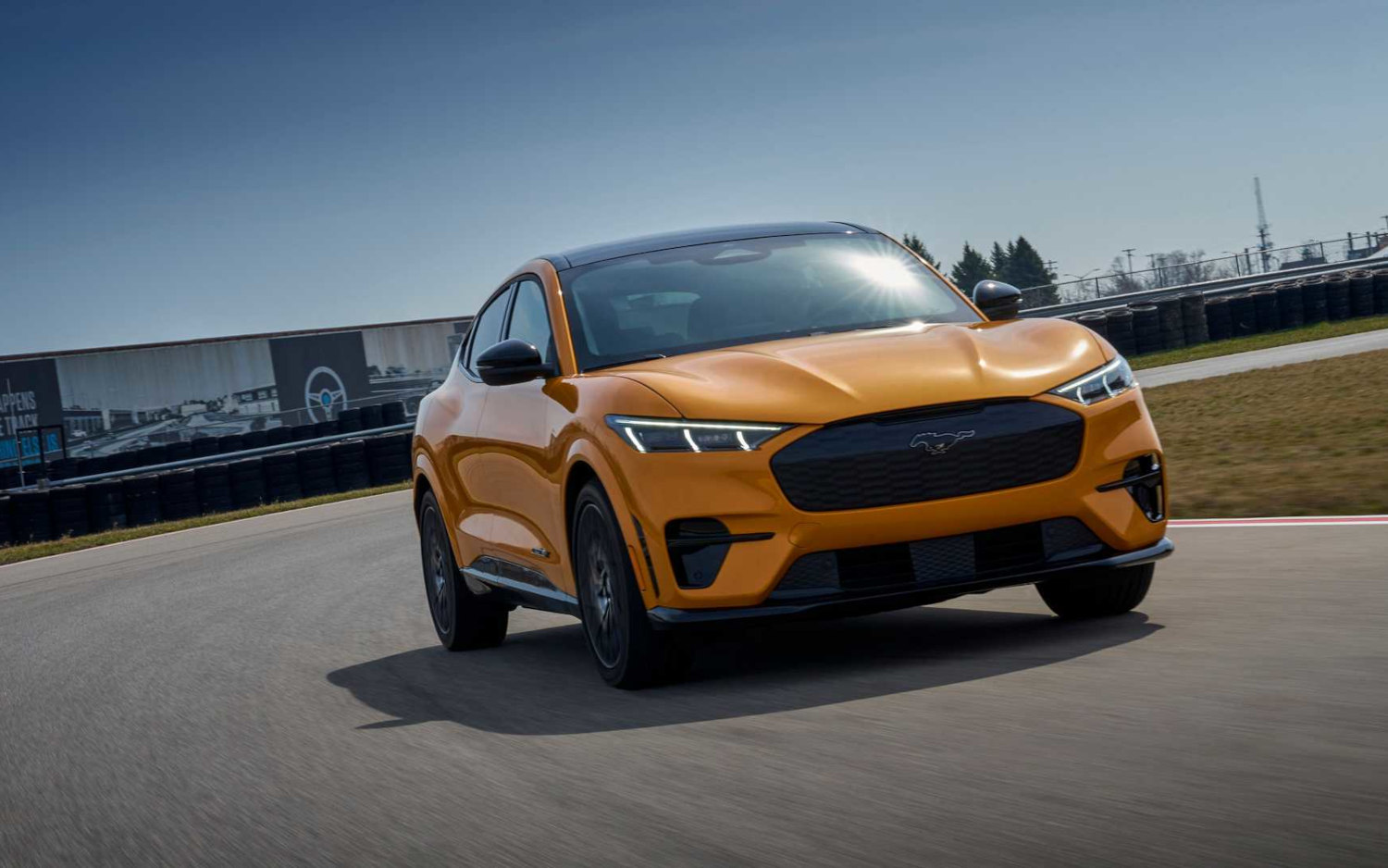 Ford Mustang Mach E Gt 2021 Suv Drive